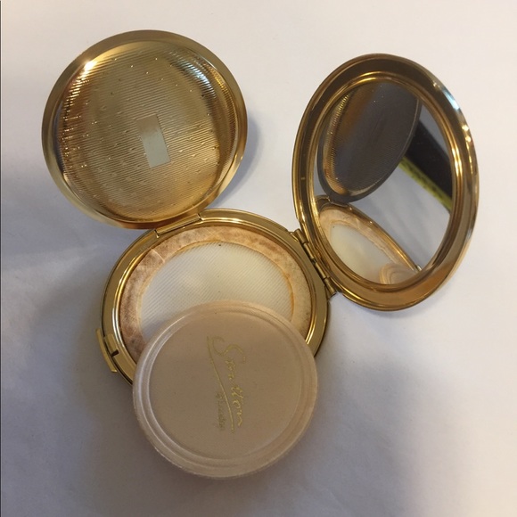 Stratton of London | Makeup | Vintage Powder Compact | Poshmark